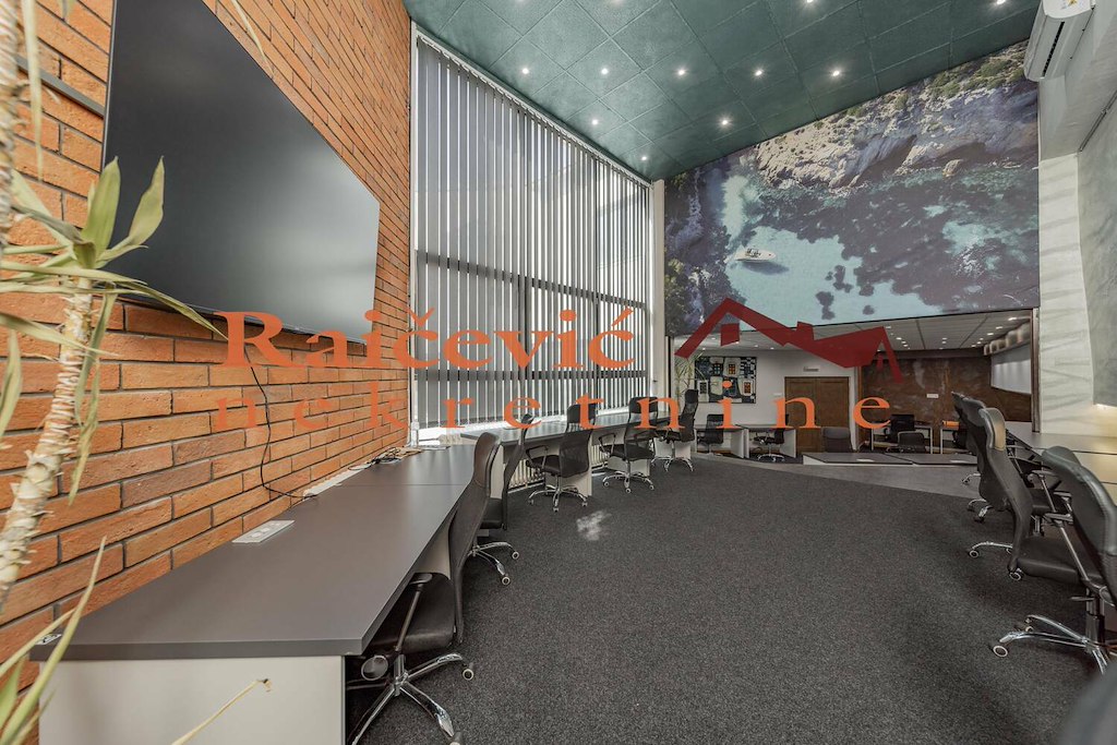Poslovni prostor / Lokal, Beograd – Banovo Brdo | Izdavanje · 315m² · 2.950€