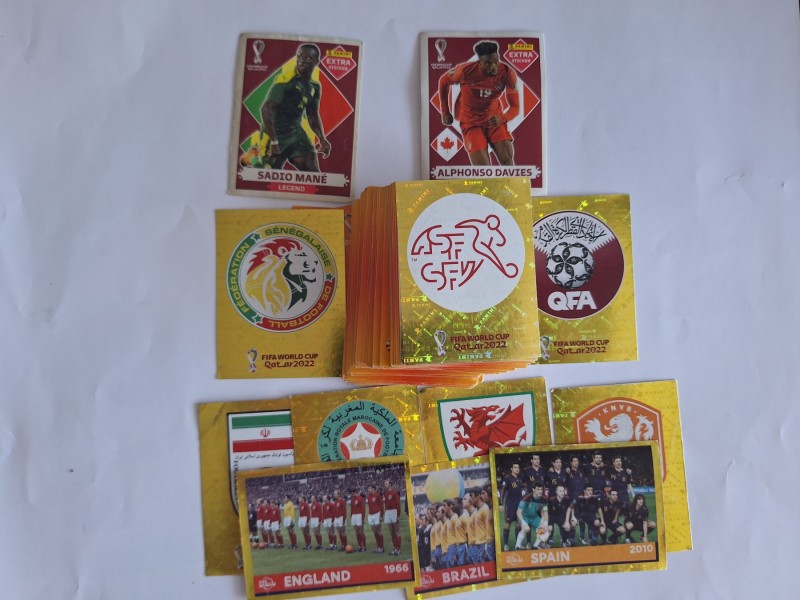 Lot 120 različitih sličica Katar 2022 + 2 Extra