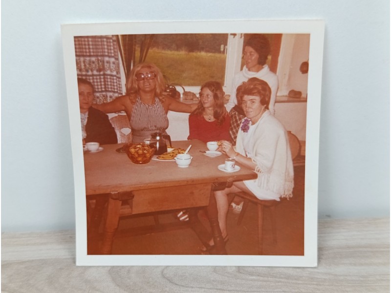 Vintage fotografija kafenisanje