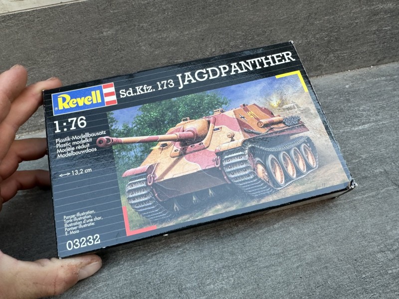 1-76 Revell maketa tenka Jagdpanther