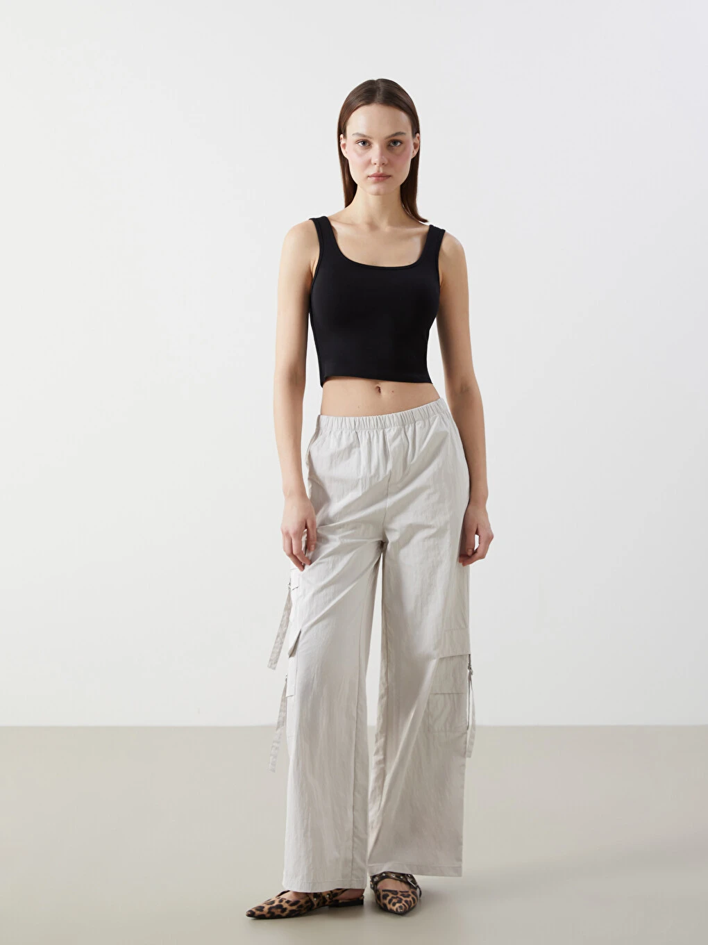XSIDE Crop Top Za Žene Sa U Izrezom