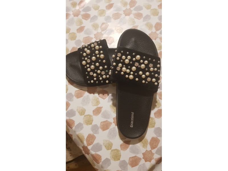 PAPUCE NOVE-GRACELAND -Br 38