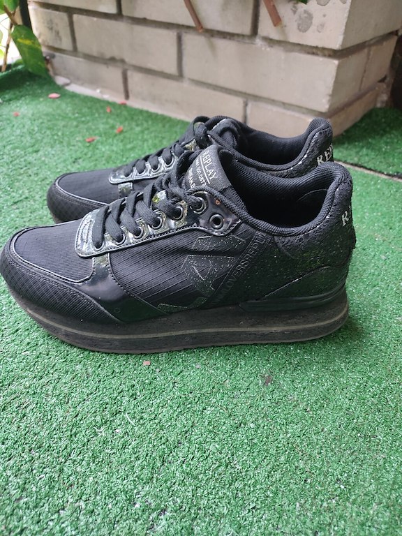 Replay ženske patike – crne - Model: Replay Sneaker, šifra na jeziku