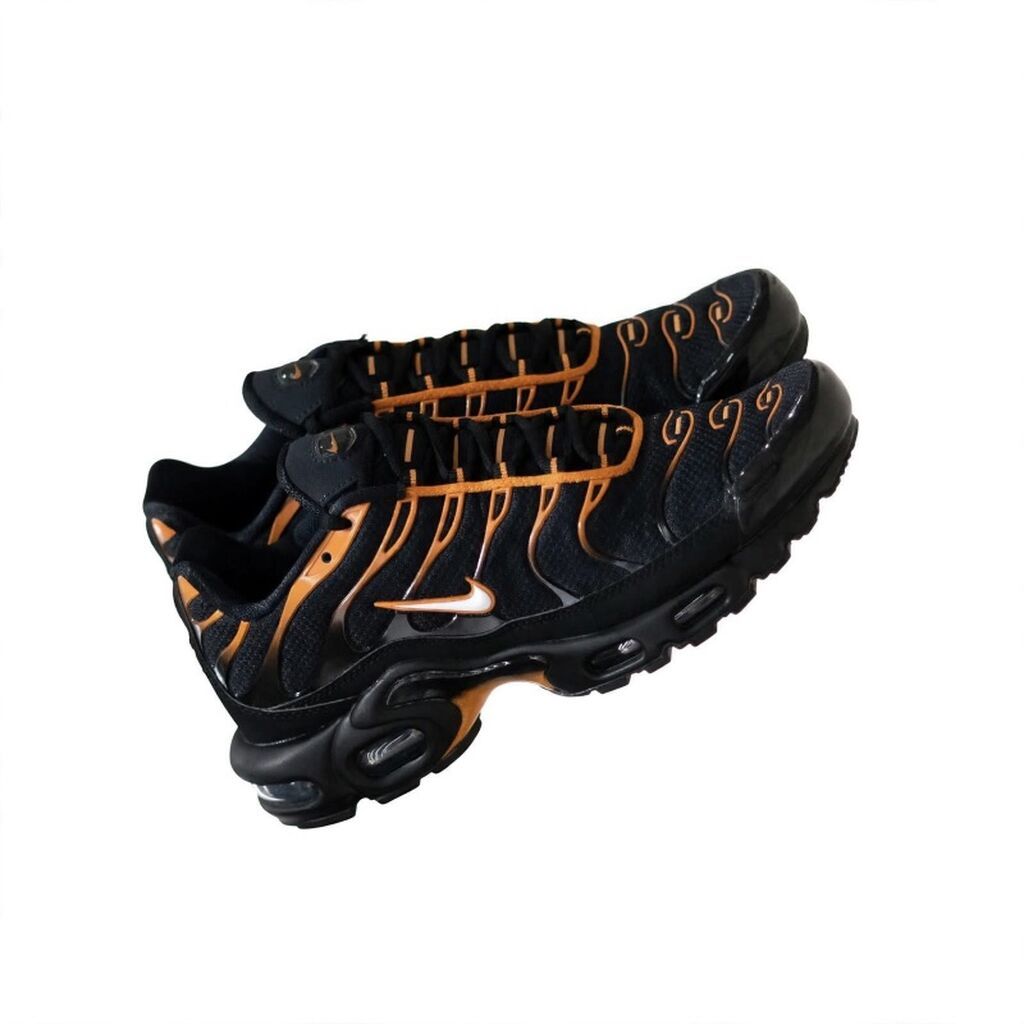 Nike Air Max Plus (TN) patike – crno/narandžasta kolor šema -