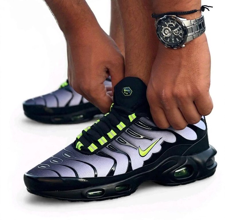 Nike Air Max Plus (TN) patike – crno‑sivo bele sa neon žutim detaljima