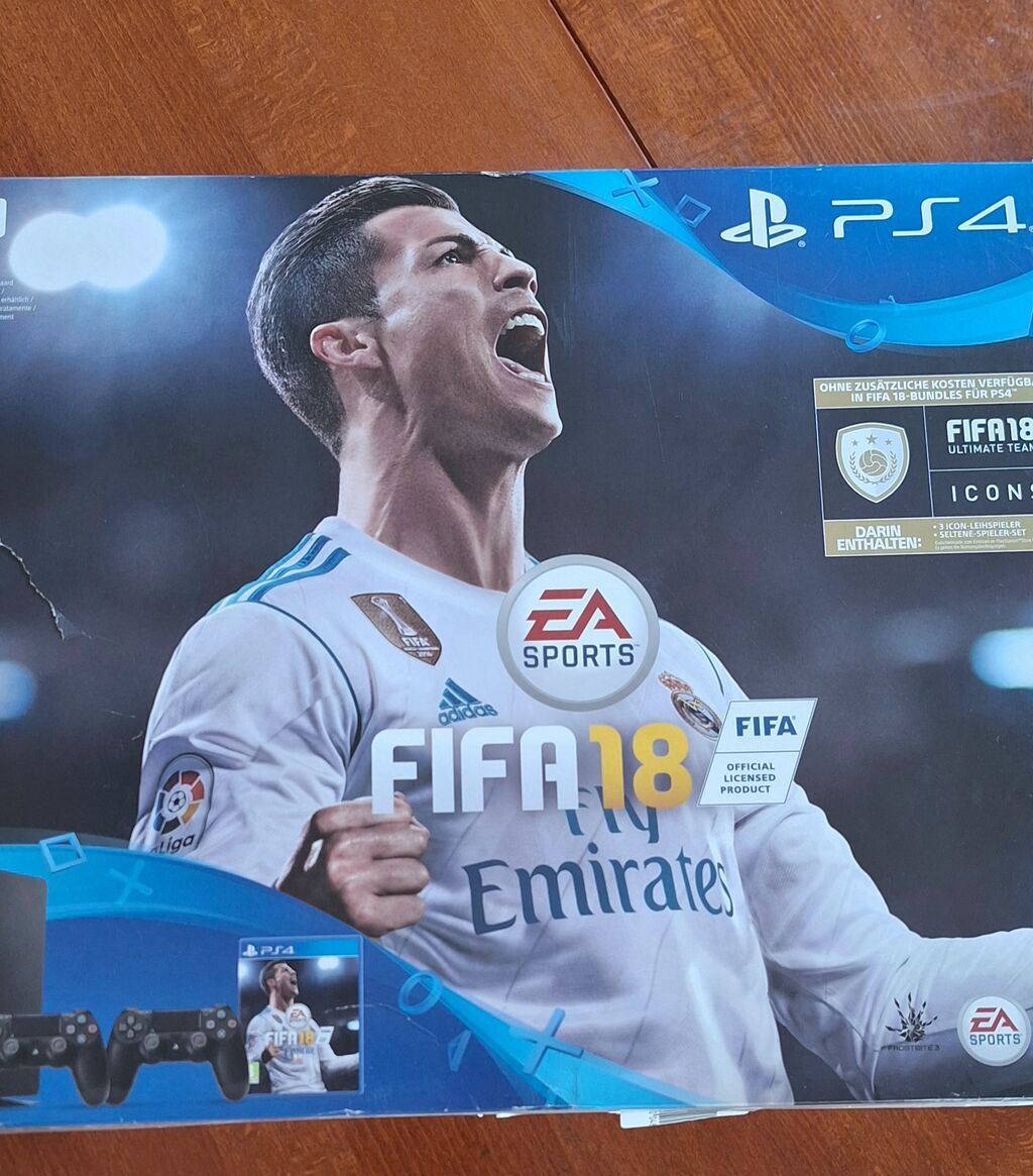 Sony PS4 1TB i dva dzojstika