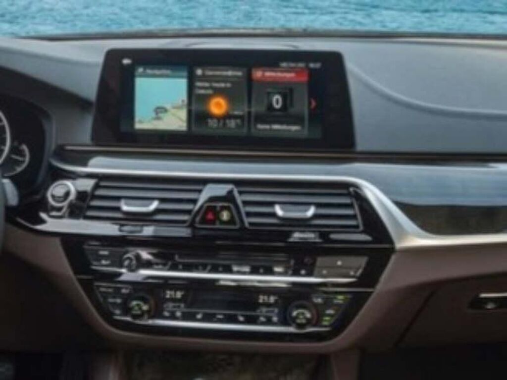 RADIO / CD / DVD ZA BMW 520