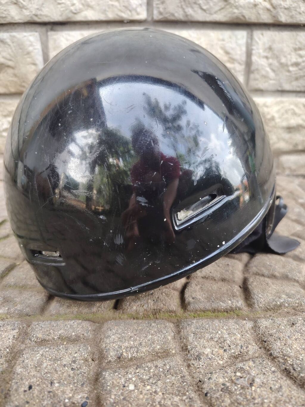 Kaciga, Nema kais.Crna zaštitna kaciga za bicikl/rolere/skate - Tvrda