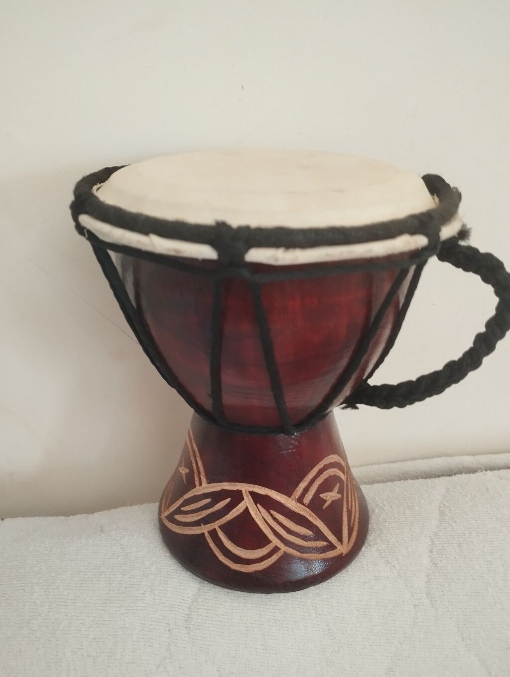 Tarabuka Mini drvena .djembe bubanj – ručno rađen Odlicna za sviranje