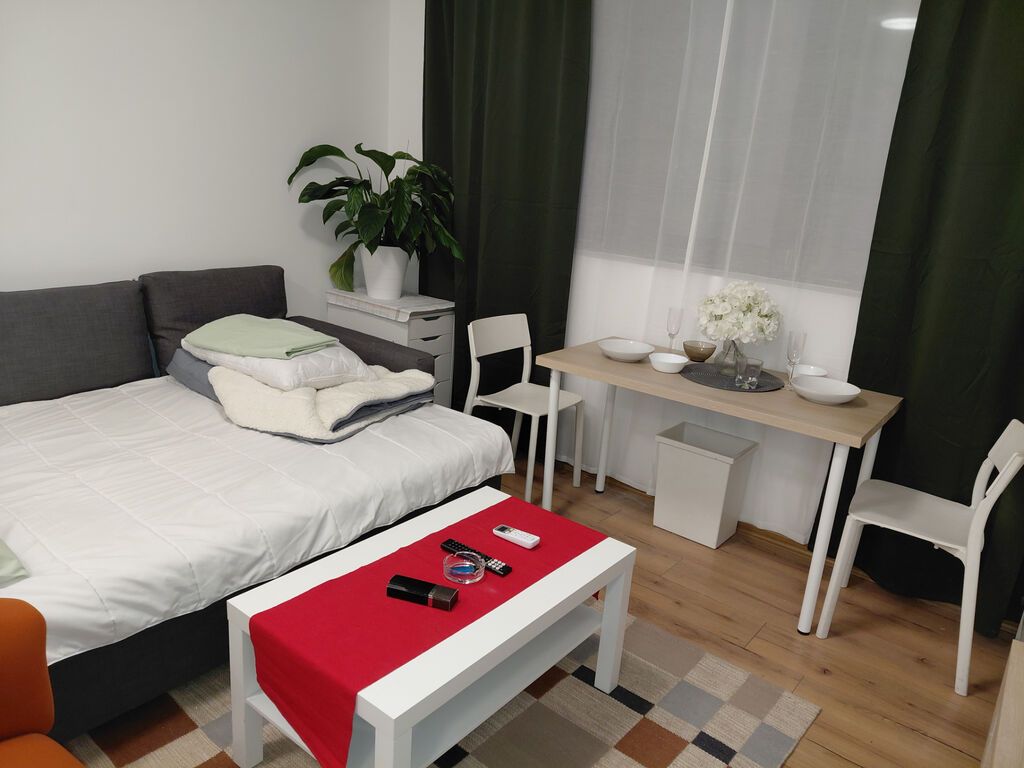 Izdaje se nameštena kuća sa ograđenim dvorištem – Voždovac, Selo