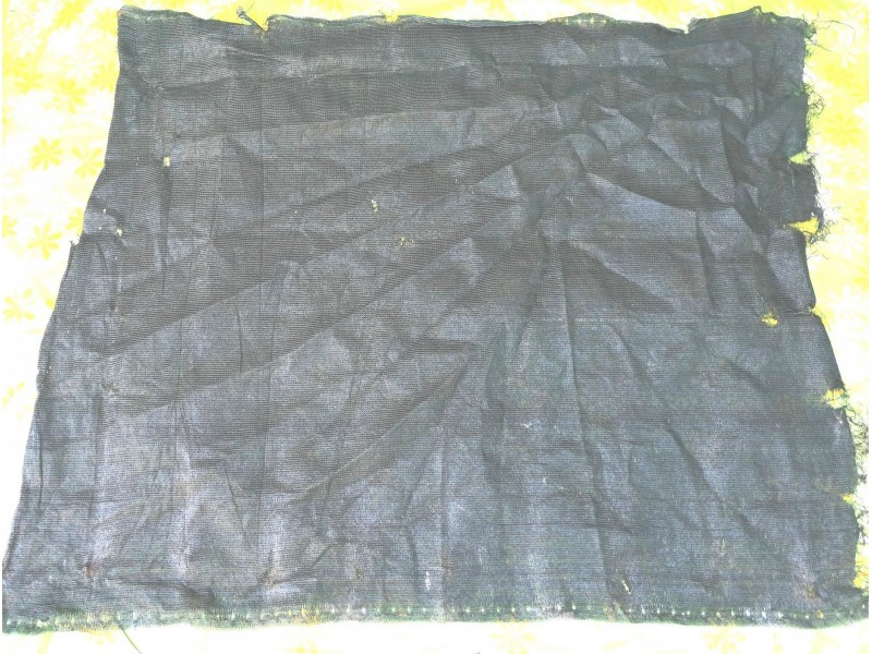 Mreža za zasenu 90% zasena (crno zelena) 1.3m x 1.1m