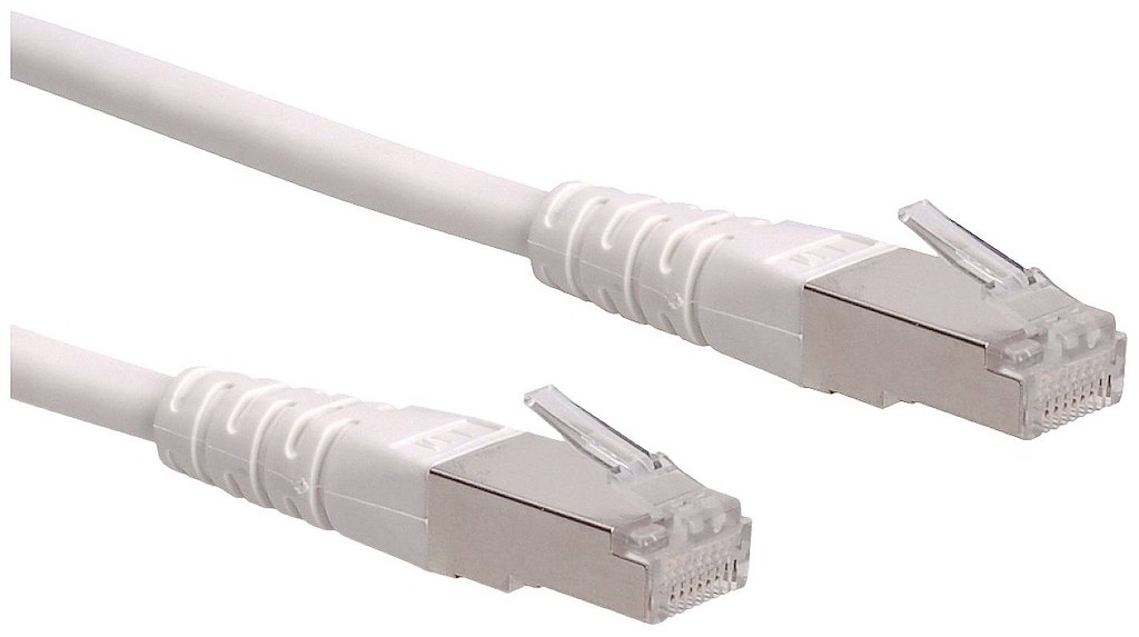 Roline 2557394 21.15.1396 RJ45 utikac mrezni patch kabl CAT 6 S/FTP 15.00 m bela dvostruko oklopljen