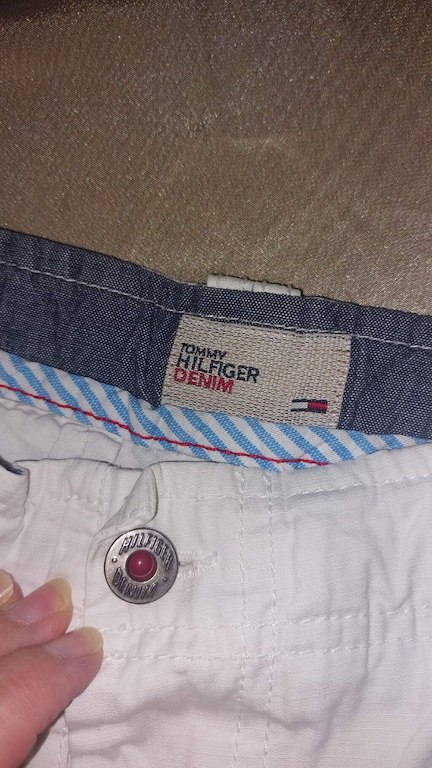 BELE PANTALONE TOMMY HILFIGER Fantastične, vrlo očuvane pantalone od