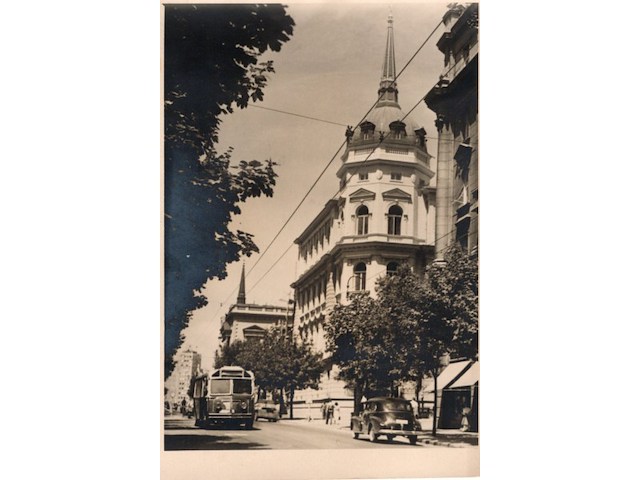 1951. Beograd Maršala Tita ulica. Stari trolejbus, kola