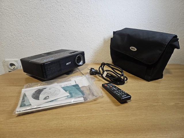 DLP projektor Acer P1200 HDMI 2600 Lumena