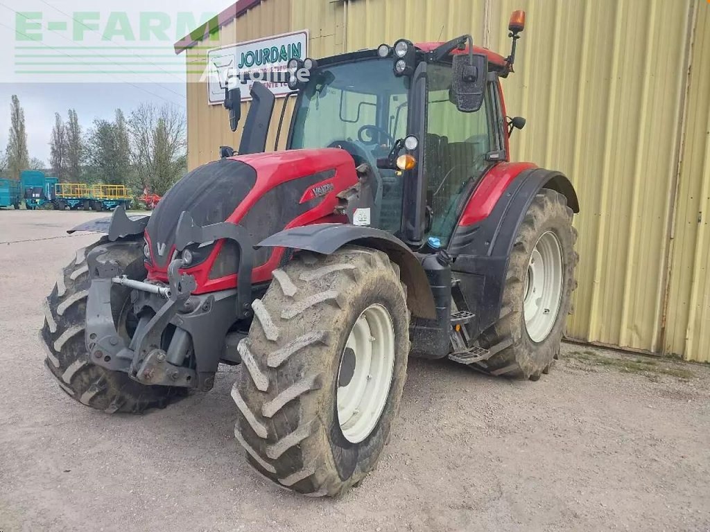 Valtra N174 traktor točkaš