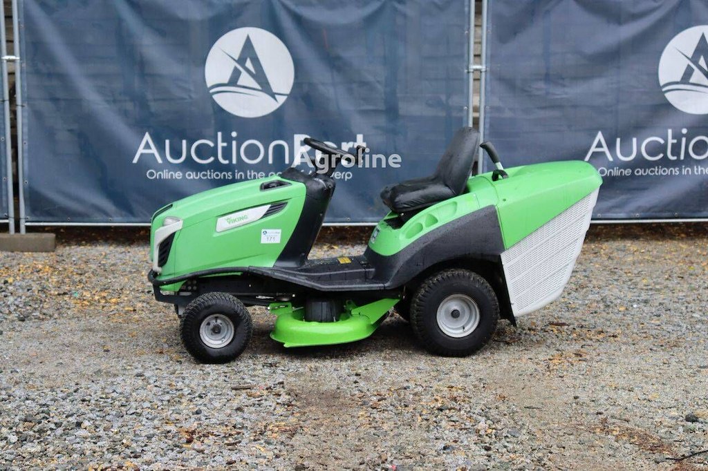 Prodaje se Viking traktor kosilica na aukciji