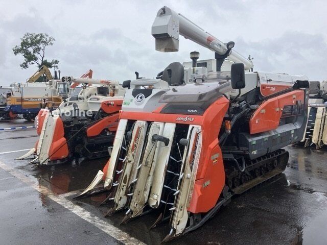 Kubota AR70 kombajn za žito