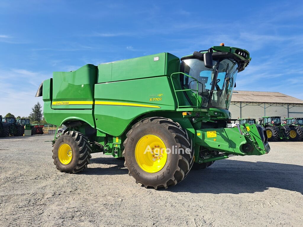 John Deere s770i kombajn za žito