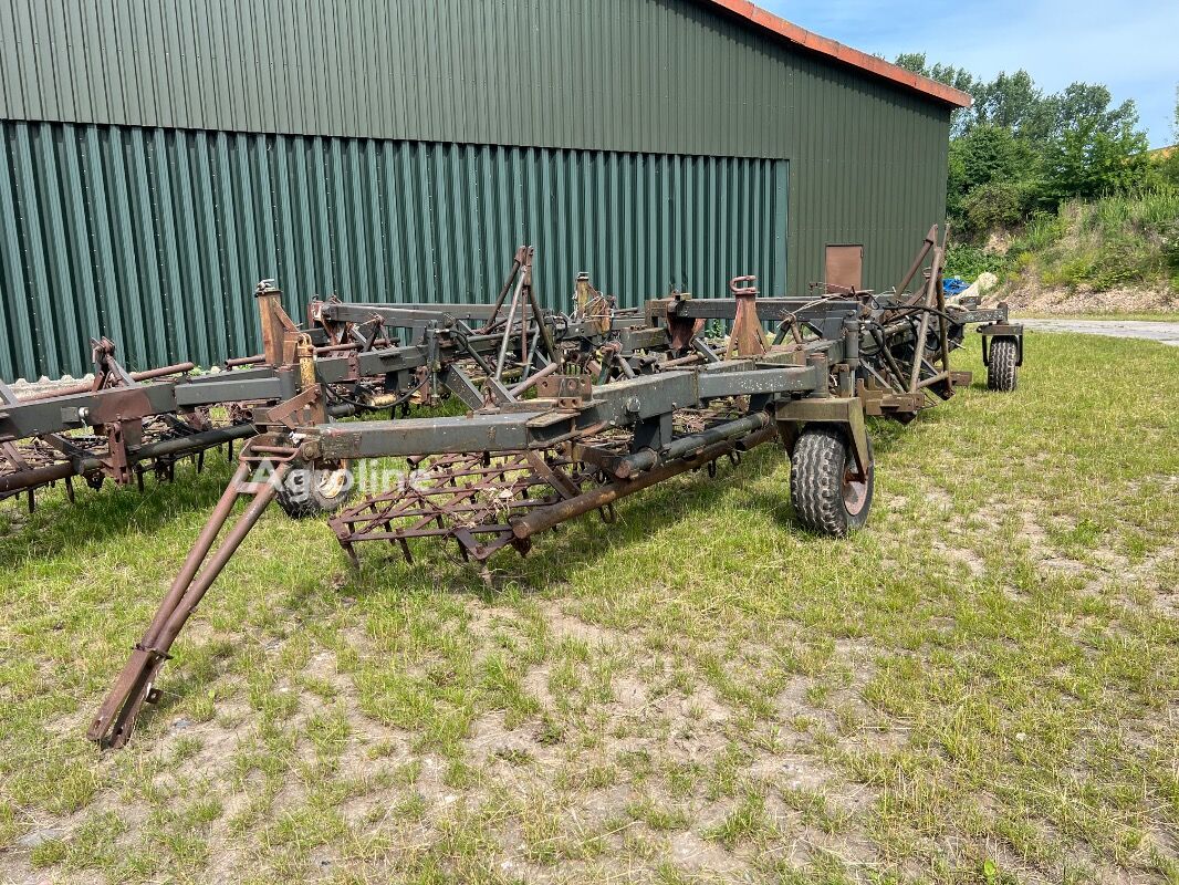 Fortschritt Kopplungswagen T 890 mit Eggen zupčasta drljača