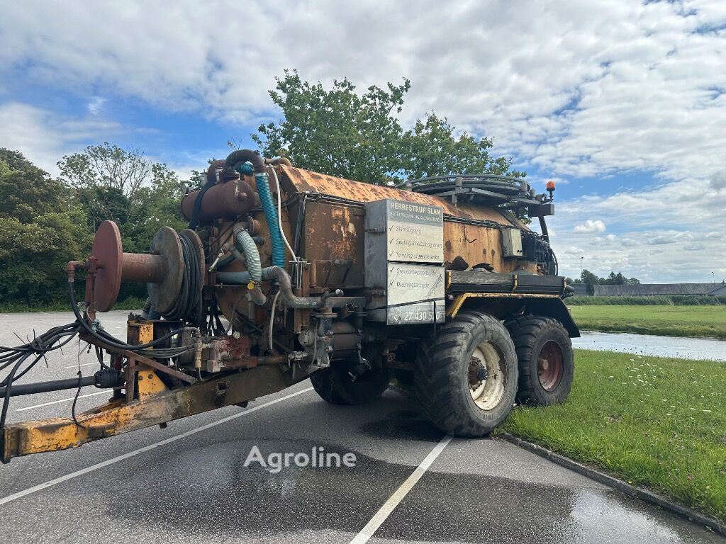 Prodaje se Slamsuger til traktor rasipač veštačkog đubriva na aukciji