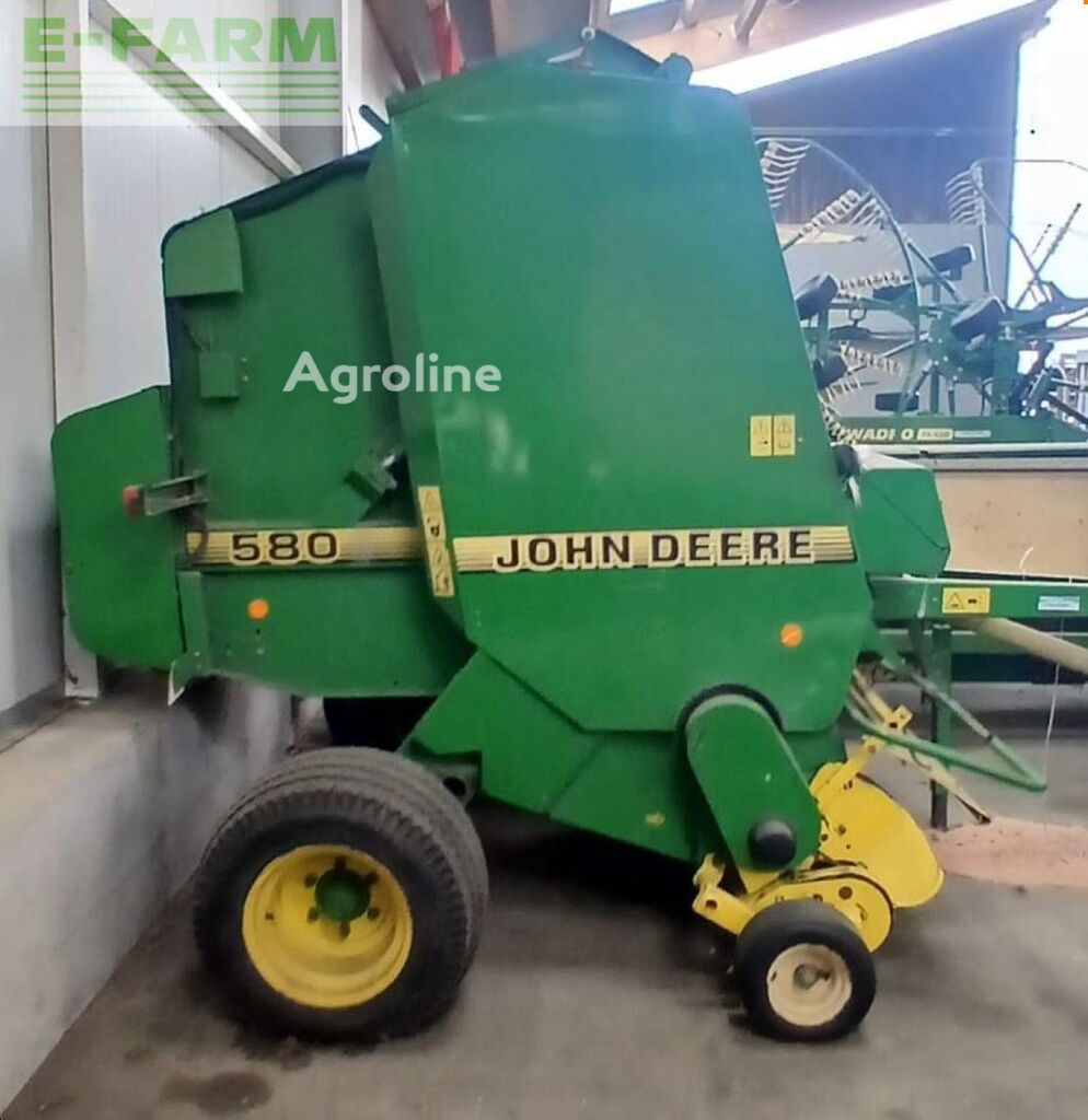 John Deere 580 balirka za četvrtaste bale