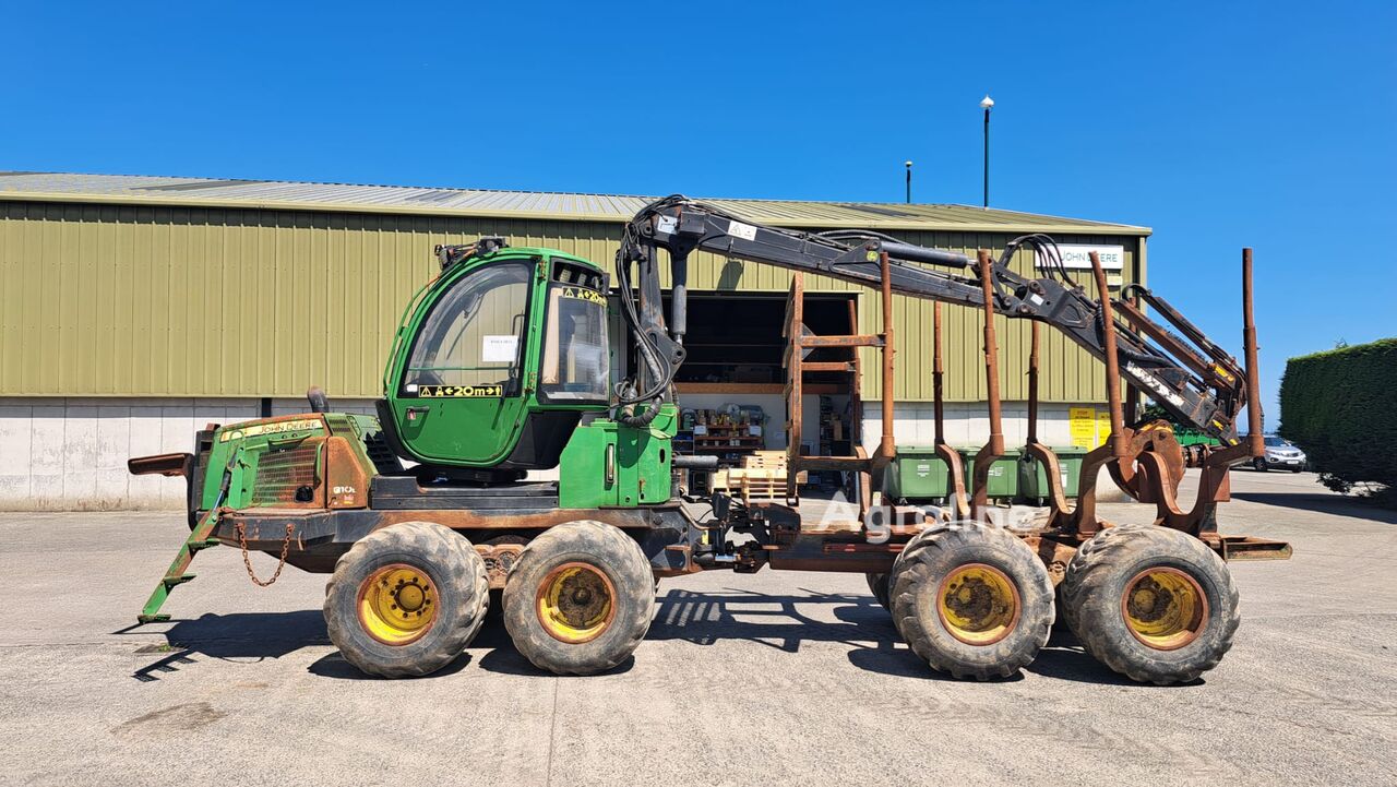 John Deere 810 forvarder