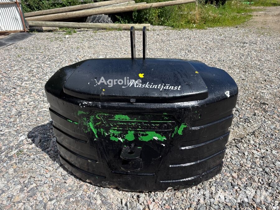 Prodaje se protivtežu traktora na aukciji