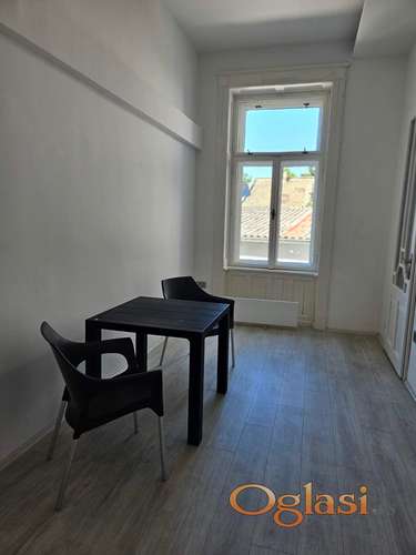 NA PRODAJU SALONSKA KUCA U CENTRU SOMBORA
