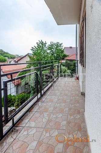 Na prodaju dvospratna porodična kuća