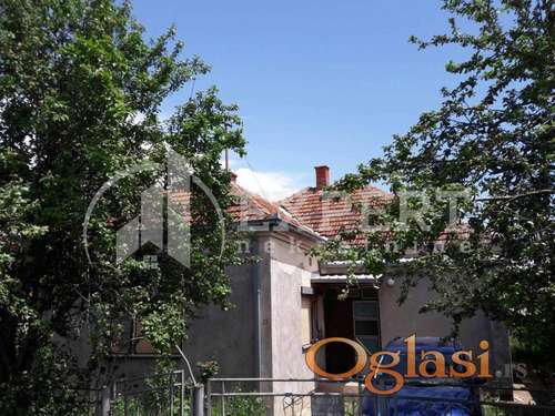 Kuća u Pirotu, ukupno 200 m2, plac 8,5 ari,