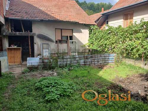 Porodična kuća 77m2, plac 245m2, Gadžin Han