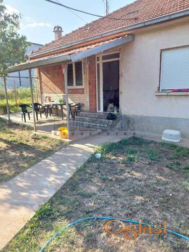 Porodična kuća, Kuršumlija, 10,5 ara plac