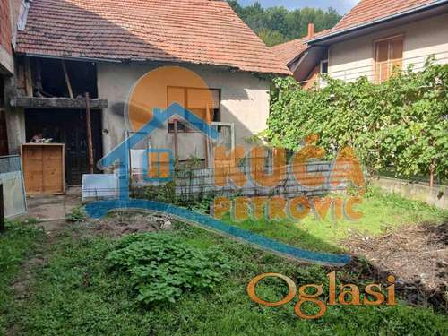Porodična kuća 77m2, plac 245m2, Gadžin Han