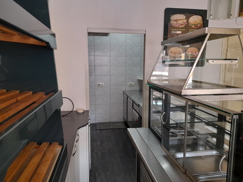 Izdajem opremljen lokal, pekara, proizvodnja kolača, kuhinja – Indjija