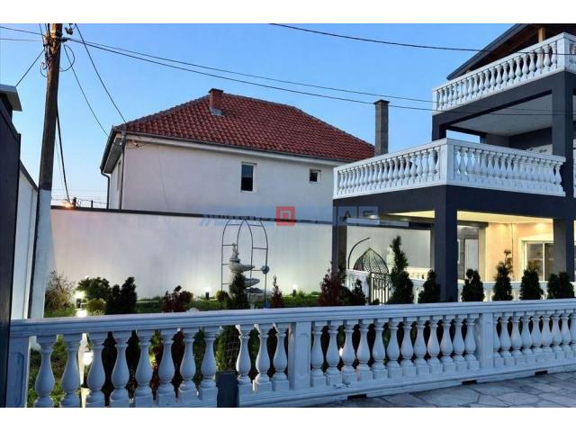 Palilula-Borca 220m2+75m2 na 6.5 ari placa