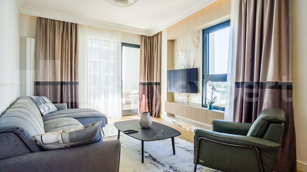Stan za izdavanje BEZ PROVIZIJE: Troiposoban, 91m², Hercegovačka, Savski venac - 2000€