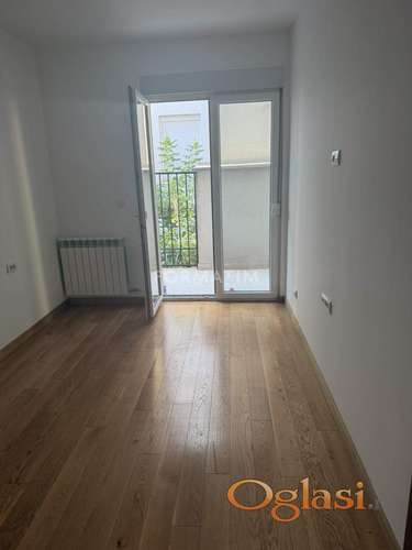 Porodični stan u Šumicama, terasa 14m2 ID#2920