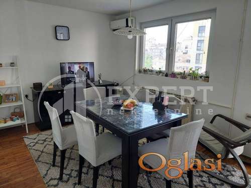 Na prodaju duplex stan u kuci kod doma zdravlja