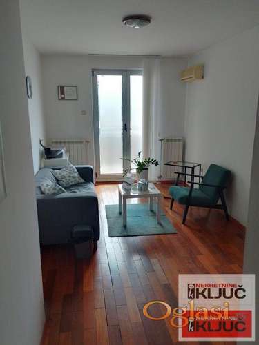 Jednosoban 28 m², Bulevar Oslobođenja, Novi Sad