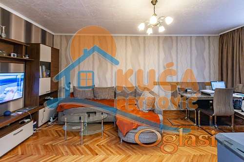 Dvoiposoban stan u centru 107000 eura