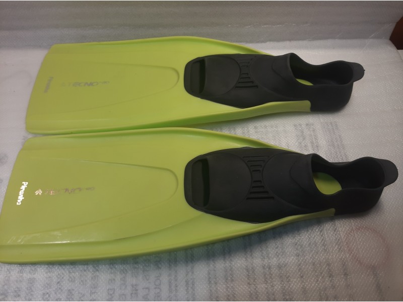 VRHUNSKA ITALIJANSKA TECNOPRO PIRANHA PERAJA VEL. 39-40