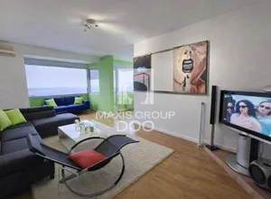Prodaja Stan - Beograd, Novi Beograd: Paviljoni - Pariske komune - Ikarus