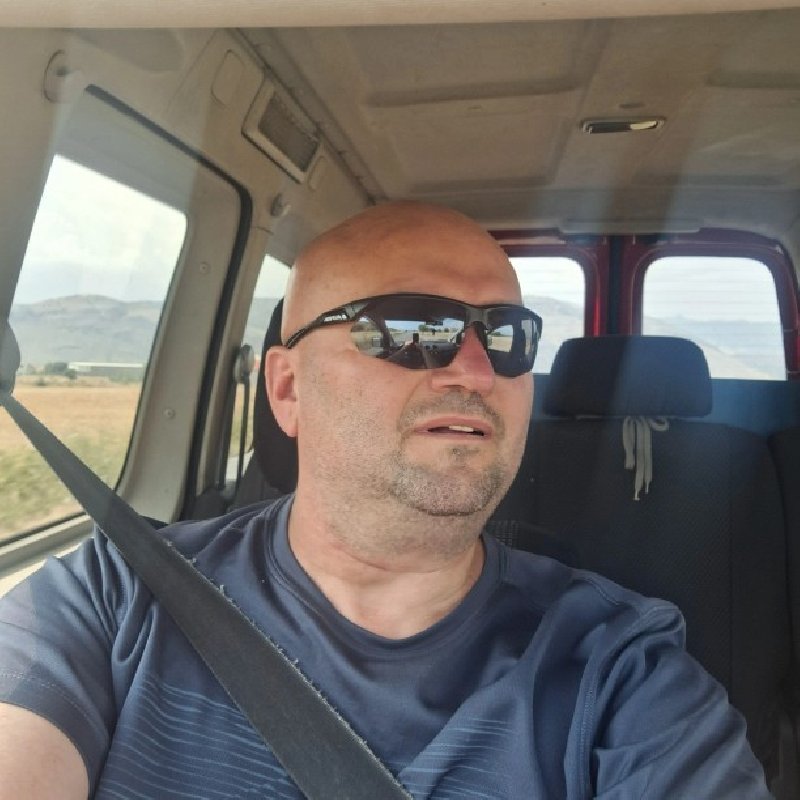 Trazim dobru djevojku ako postoji iz Cg Srb