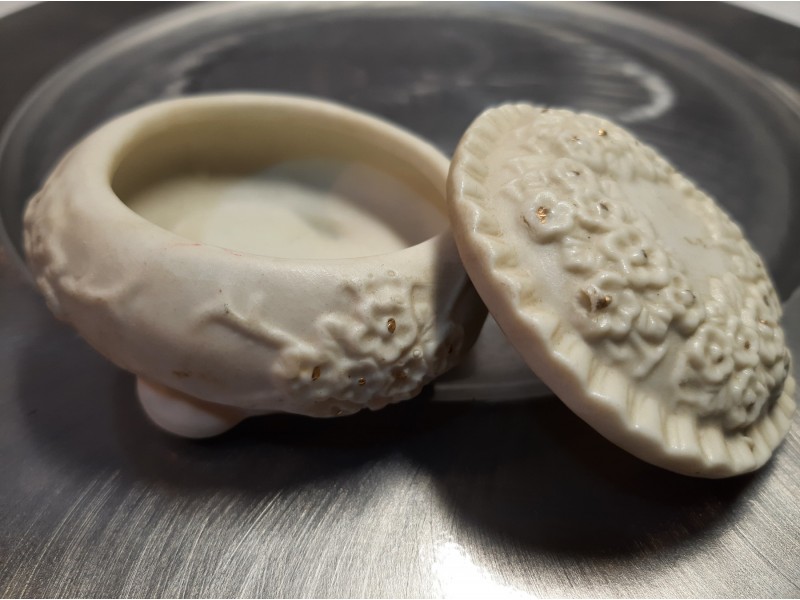 AMERIČKA LENOX PORCELAN KUTIJA ZA NAKIT 24K ZLATO 1998