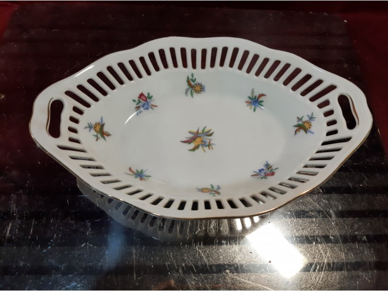 NEMAČKA ČIPKA PROREZ PORCELAN KORPA DREZDEN CVET