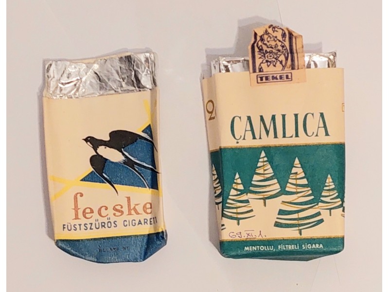 Dve stare kutije od cigareta - Camilica