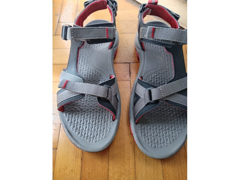 Quechua muške sandale br 42.5 ili 43 Rasprodaja
