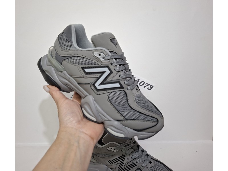 N.B. 9060 "A" klasa ZENSKE PATIKE 39.5 **NOVO**