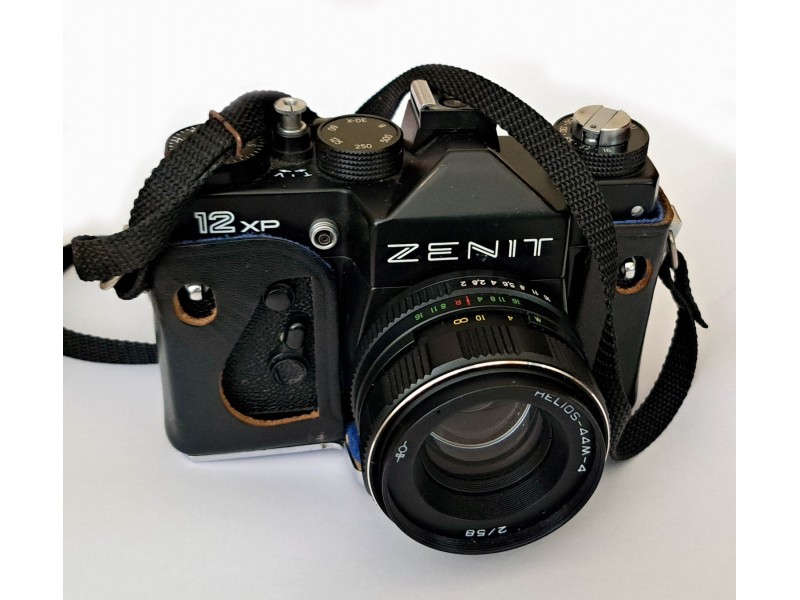 Zenit 12xp objektiv Helios-44M-4